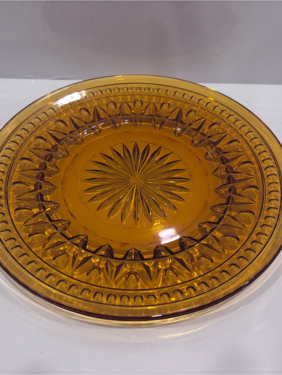 Kitchen | Vintage Tiaraindiana Glass Sandwich Amber Dinner Plate 85 ...